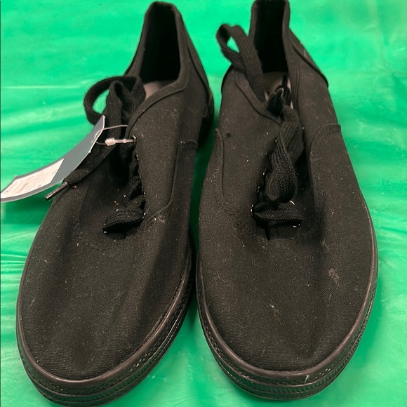 Universal Thread | Shoes | Universal Thread Black Sneakers Lowtop ...